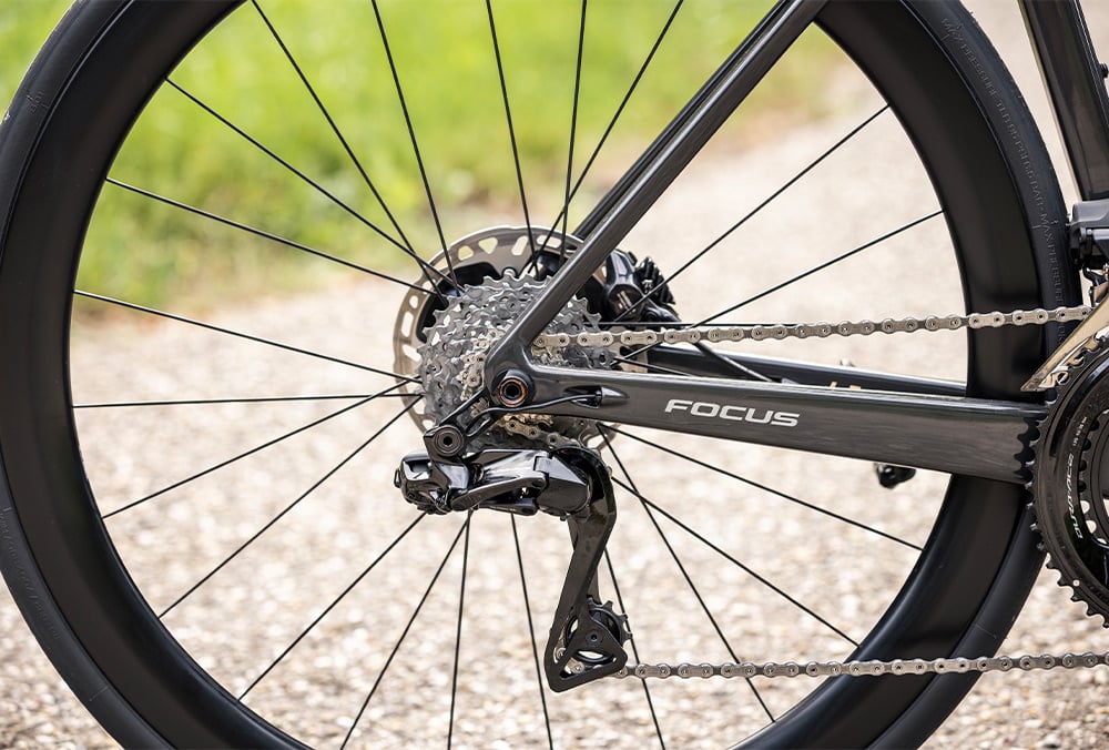 From endurance to race: aero road bike and endurance road bike | FOCUS ...